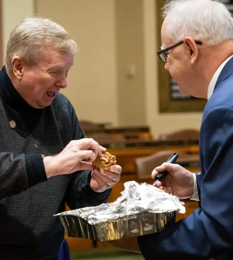 Governor has treats all around for solons | Winona Journal