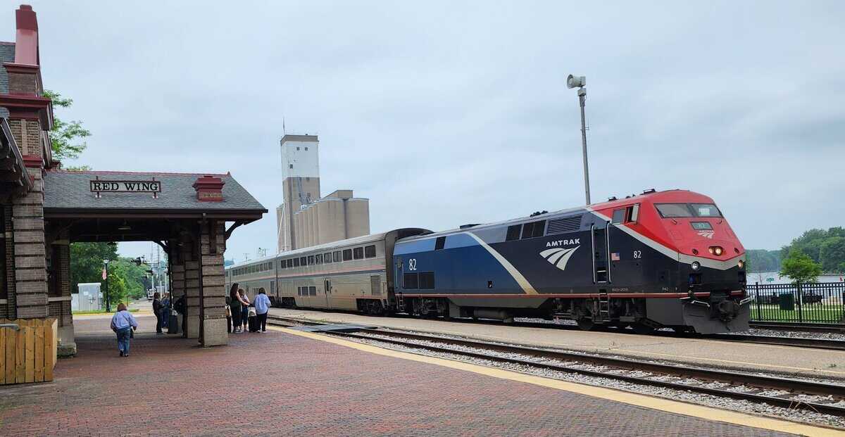 Borealis with bi-level Superliner coaches in tow | Winona Journal